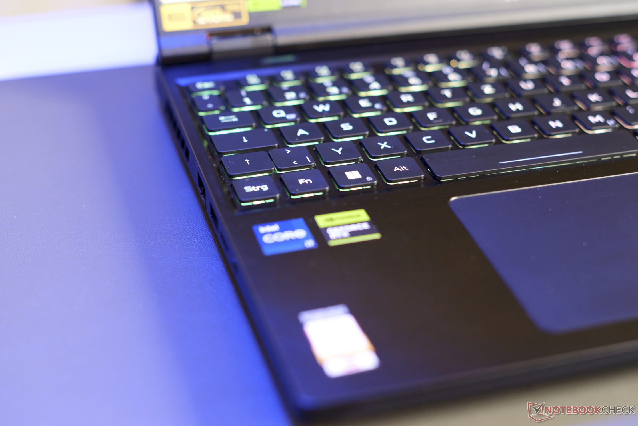 宏碁Predator Helios 16笔记本电脑评测：一款拥有众多优势的安静游戏笔记本电脑 - Notebookcheck