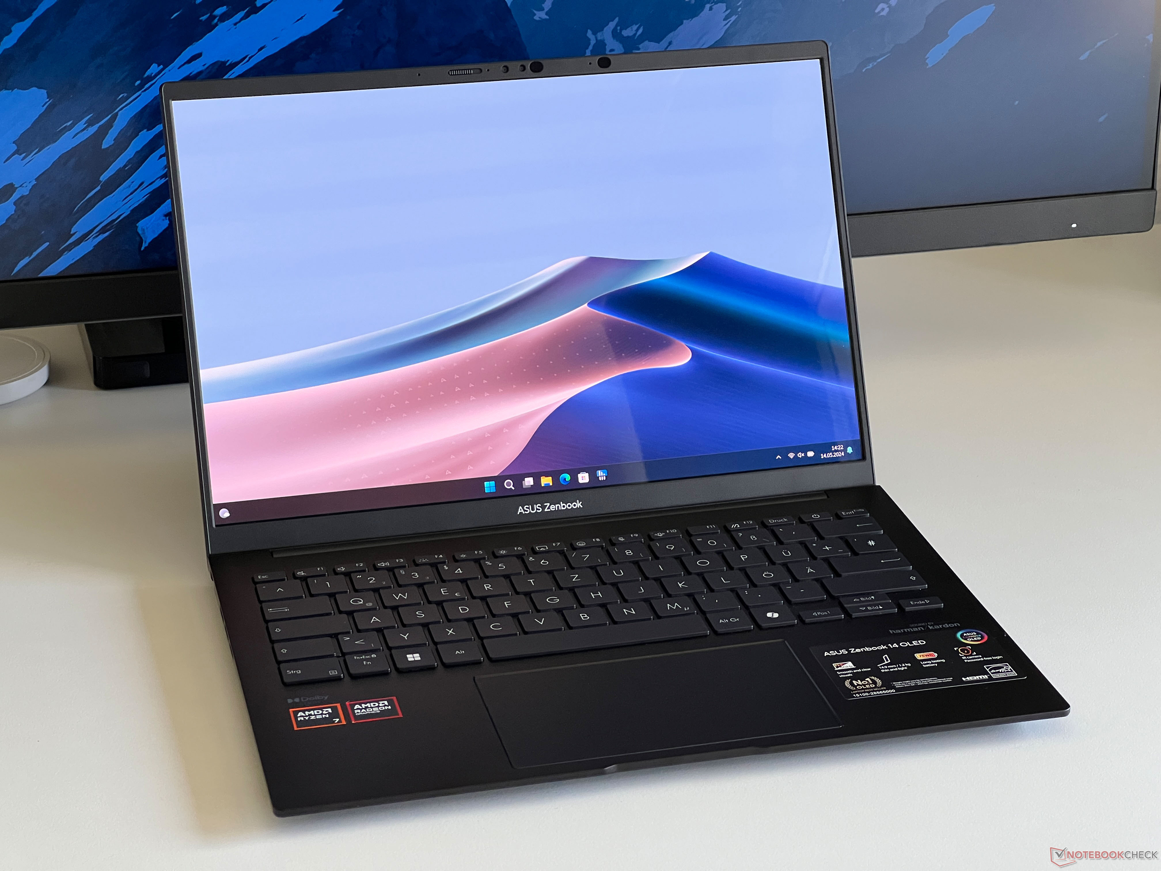 华硕 Zenbook 14 OLED 评测 - AMD 版 Zenbook 配备了较弱的 1080p OLED 屏幕 ...