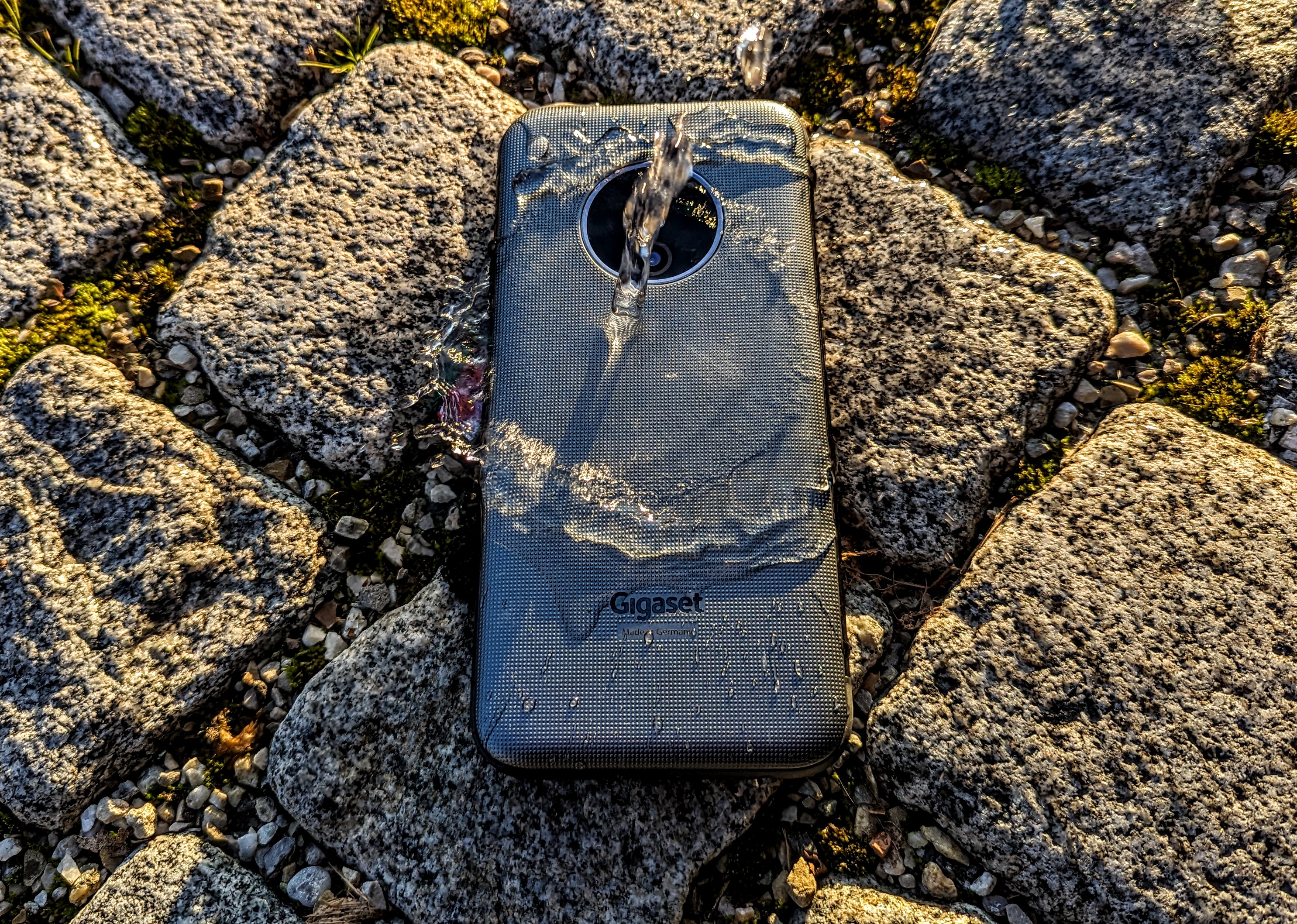 Gigaset GX6智能手机评测--稳定、快速、可更换电池 - Notebookcheck CN