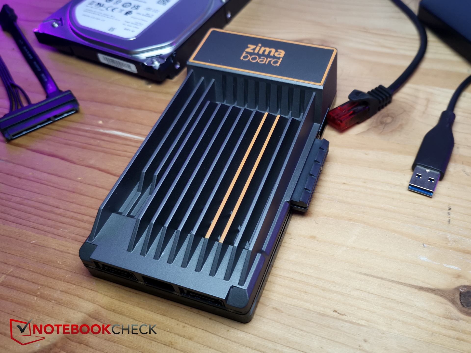 Raspberry Pi的替代产品zimaboard正在动手操作：多用途的x86单板全能选手邀你来尝试和学习 Notebookcheck