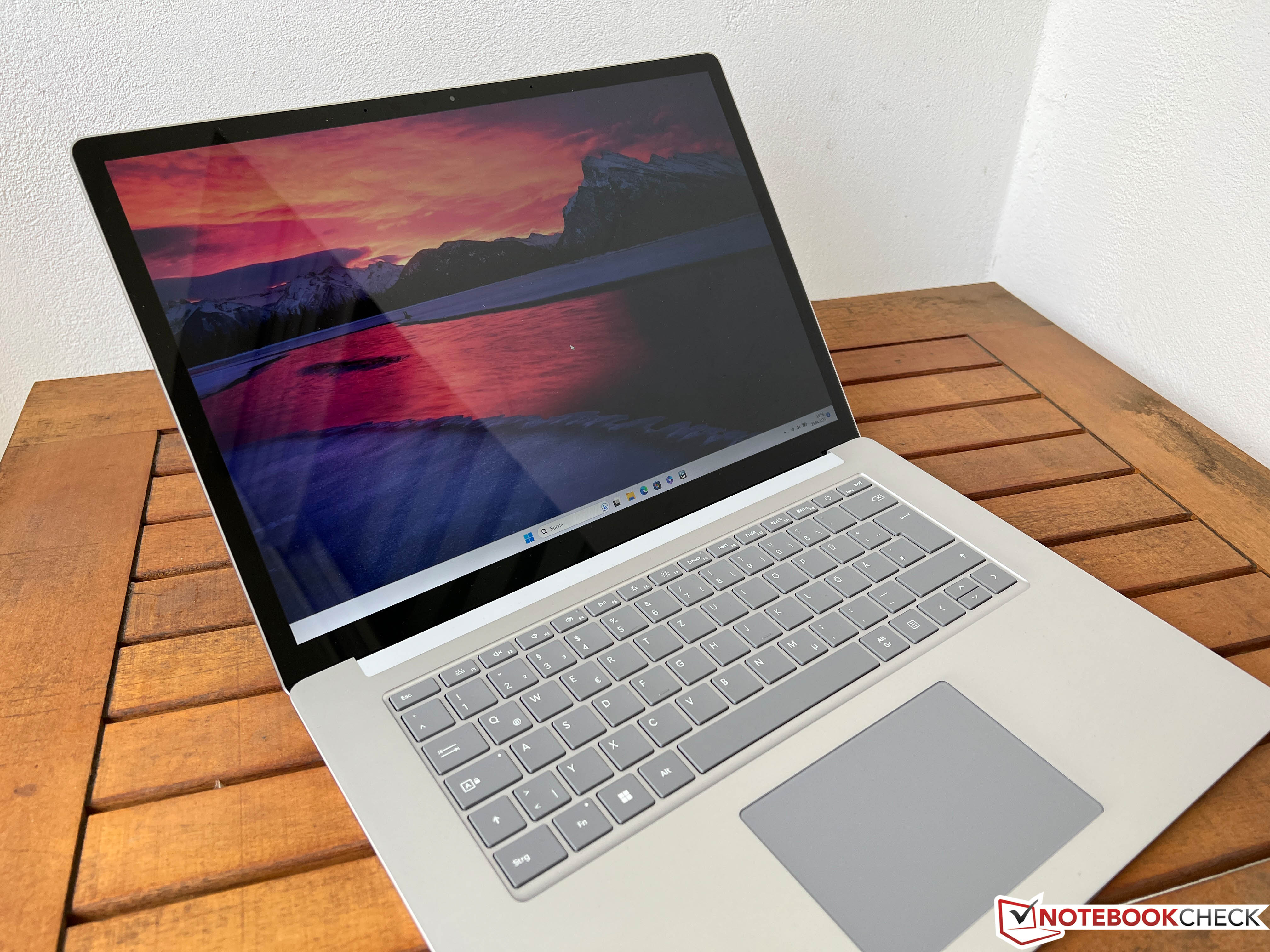微软Surface Laptop 5 15评测--老式设计，高端价格 - Notebookcheck CN