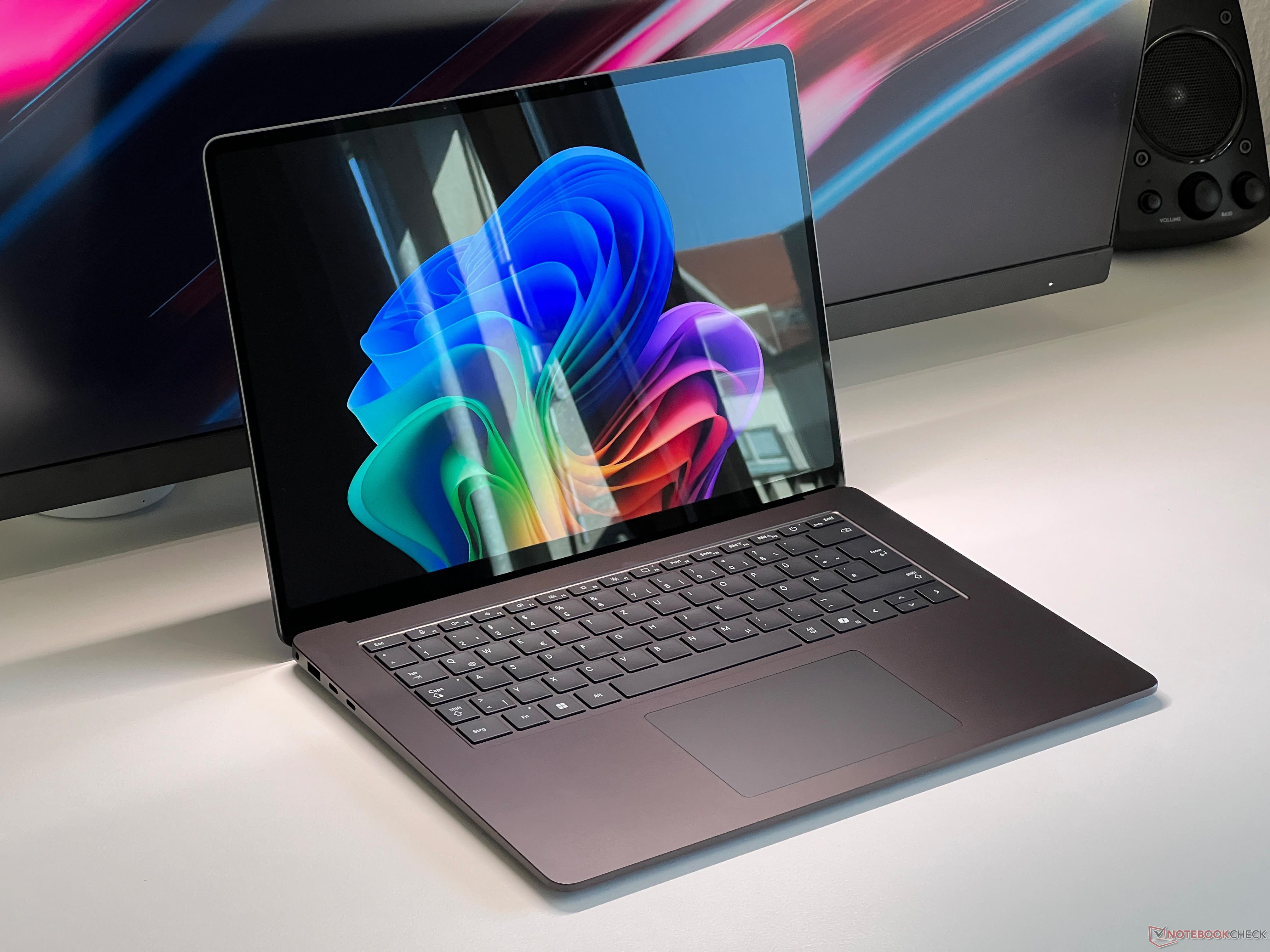 微软应让 Surface Laptop 7 购买者在英特尔和高通之间做出选择 - Notebookcheck-cn.com News