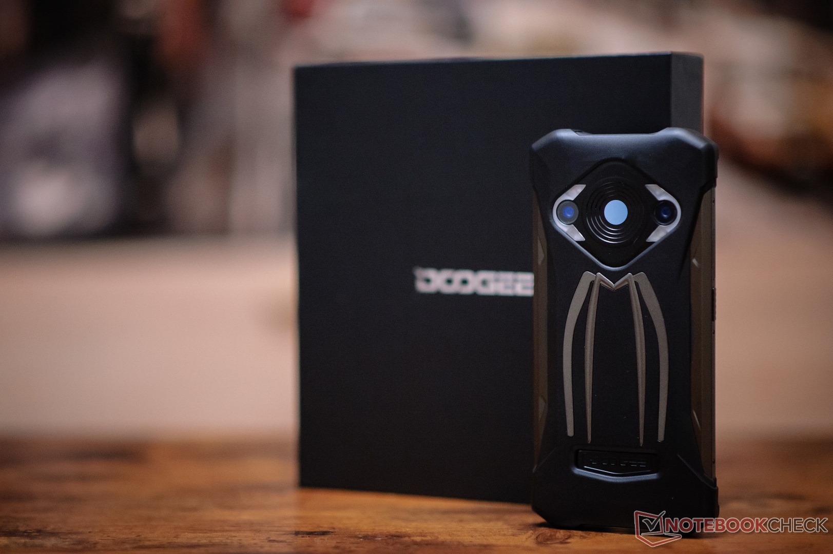 Doogee S98 Pro上手。S98配备了热像仪，失去了副显示屏 - Notebookcheck