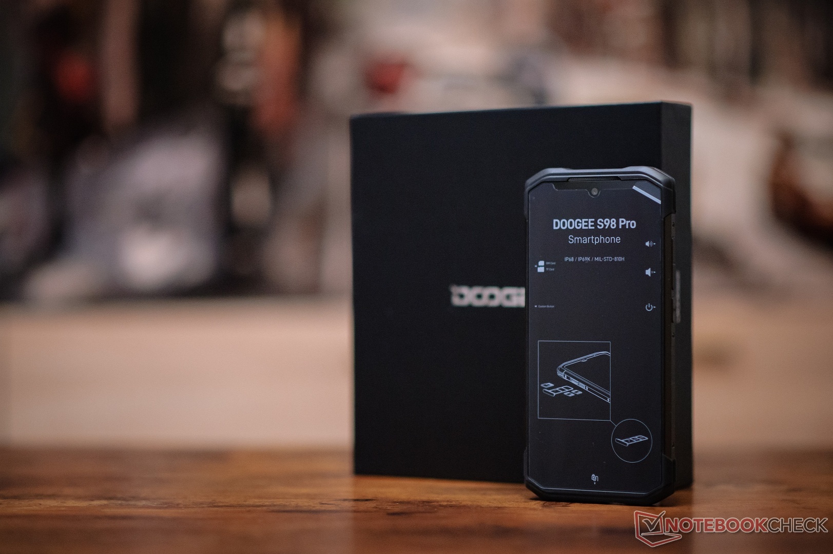 Doogee S98 Pro上手。S98配备了热像仪，失去了副显示屏 - Notebookcheck