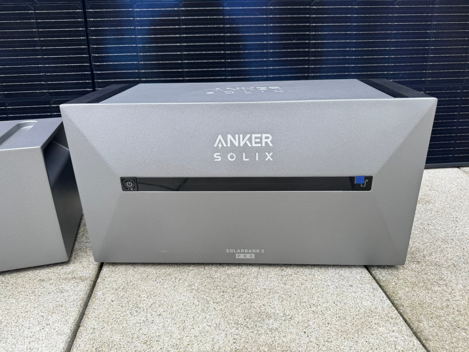 Anker Solix Solarbank 2 Pro 在实际测试中：带存储功能的强大阳台发电站，功率 2,400 瓦，最大电量 9.6 千瓦 ...