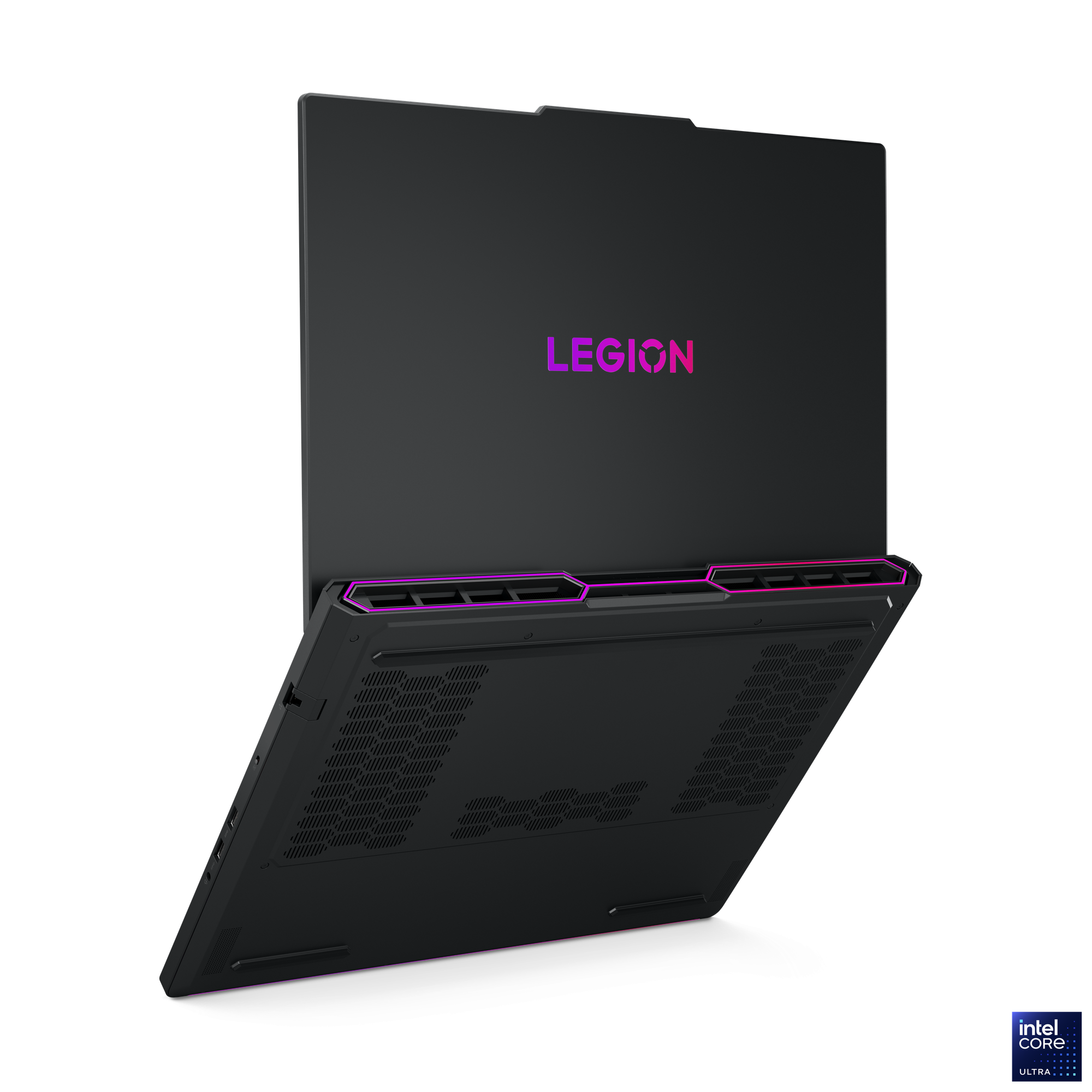 全新联想Legion Pro 7i Gen 10 游戏笔记本配备 240Hz OLED 显示屏和GeForce RTX 5090 ...