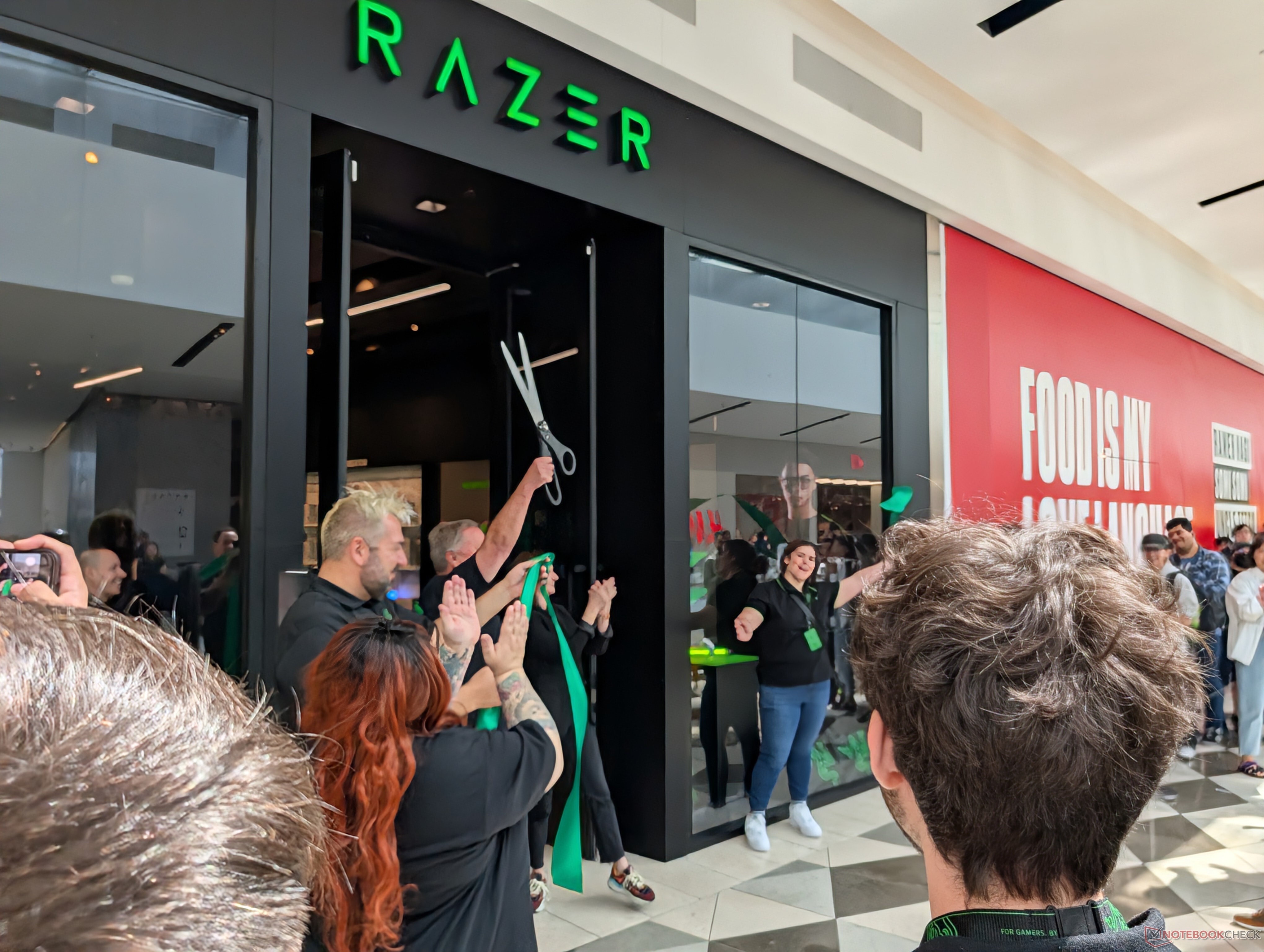 Razer 在硅谷开设新店。我们参加了盛大的开业典礼 - Notebookcheck-cn.com News