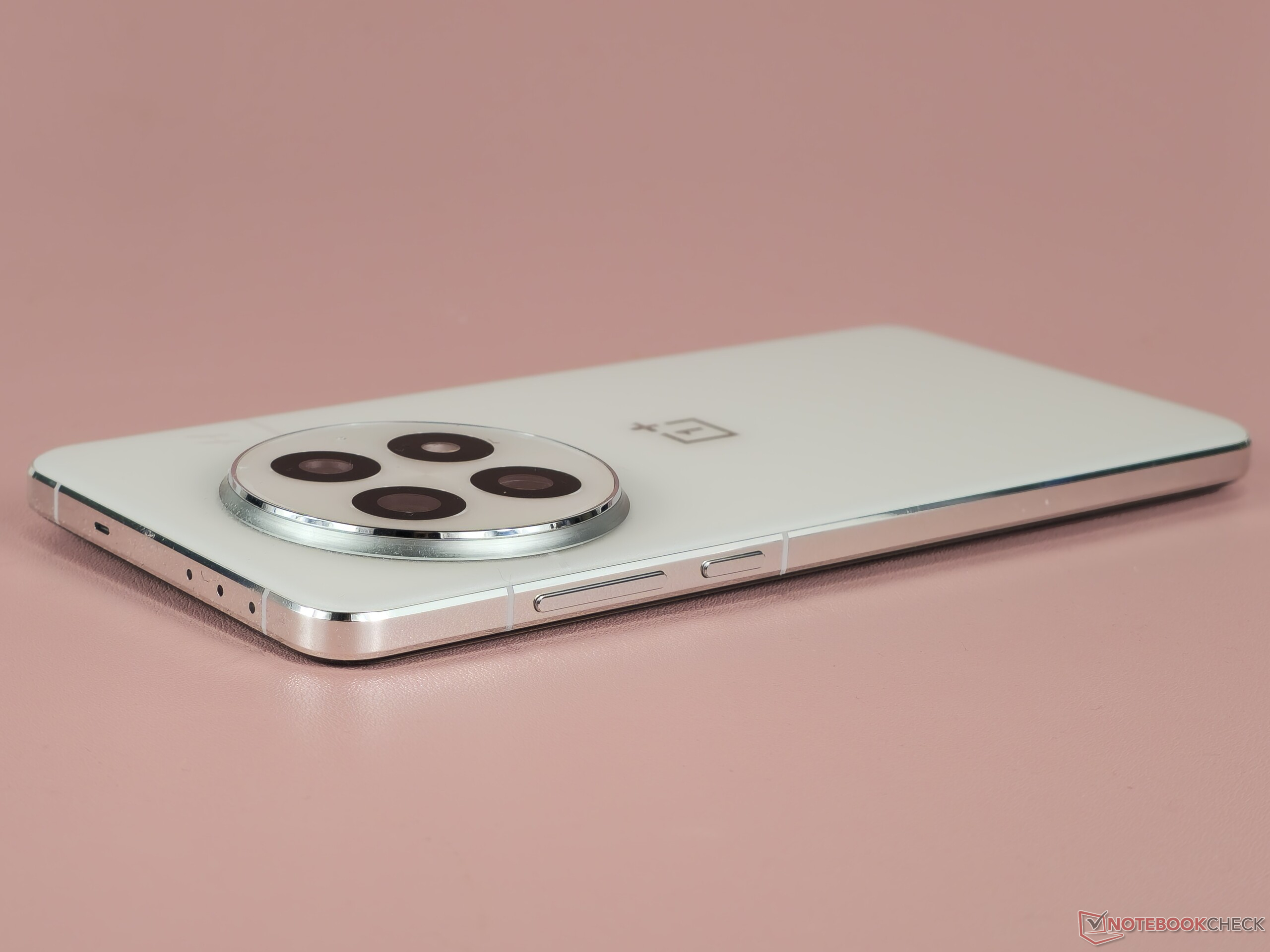 OnePlus 15：下一代旗舰智能手机 OnePlus 电池容量大幅提升 - Notebookcheck-cn.com News