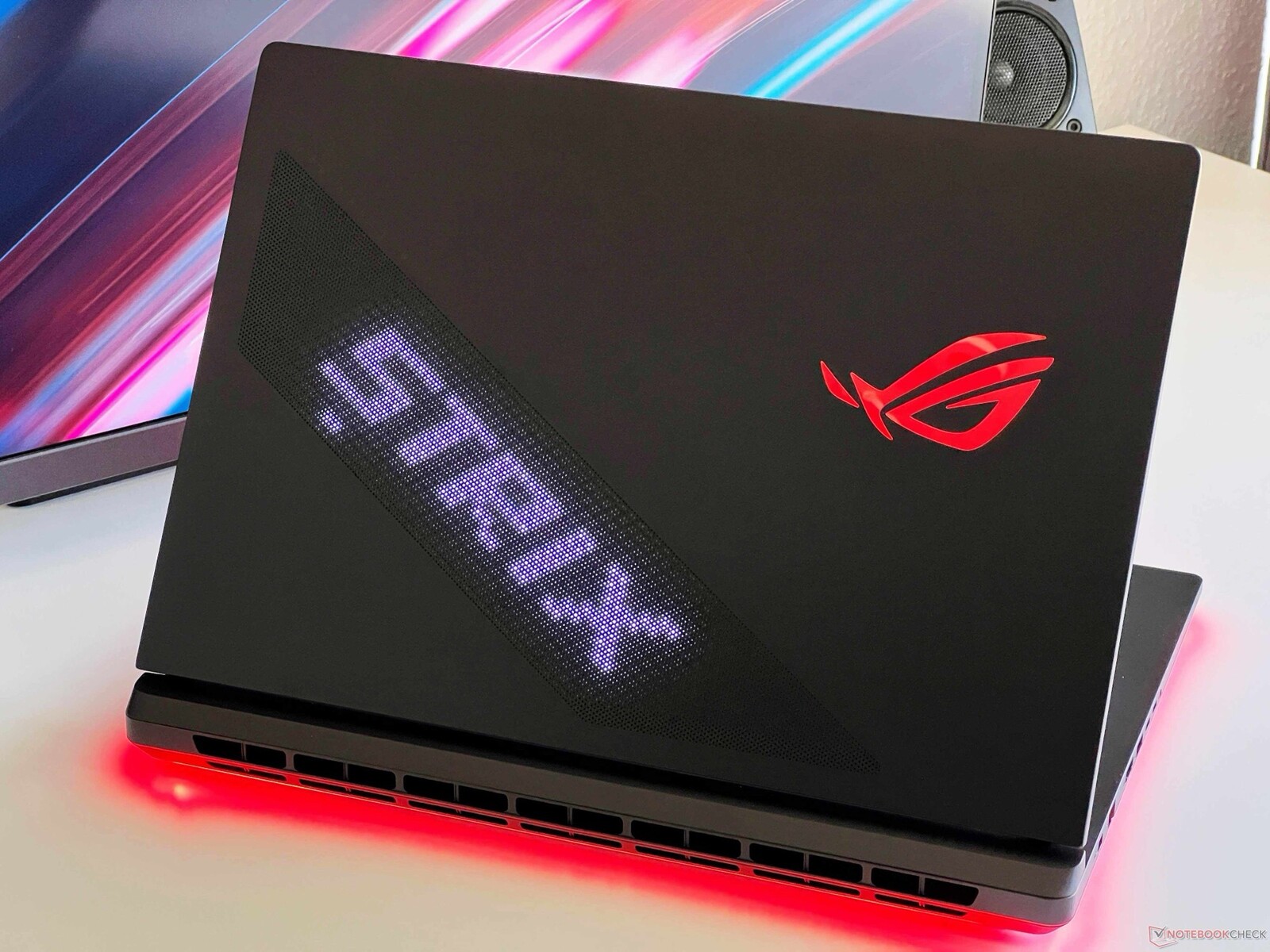 搭载 RTX 5090、迷你 LED 屏幕和雷电 5 的华硕 ROG Strix Scar 18 (2025) 现已接受预订 ...