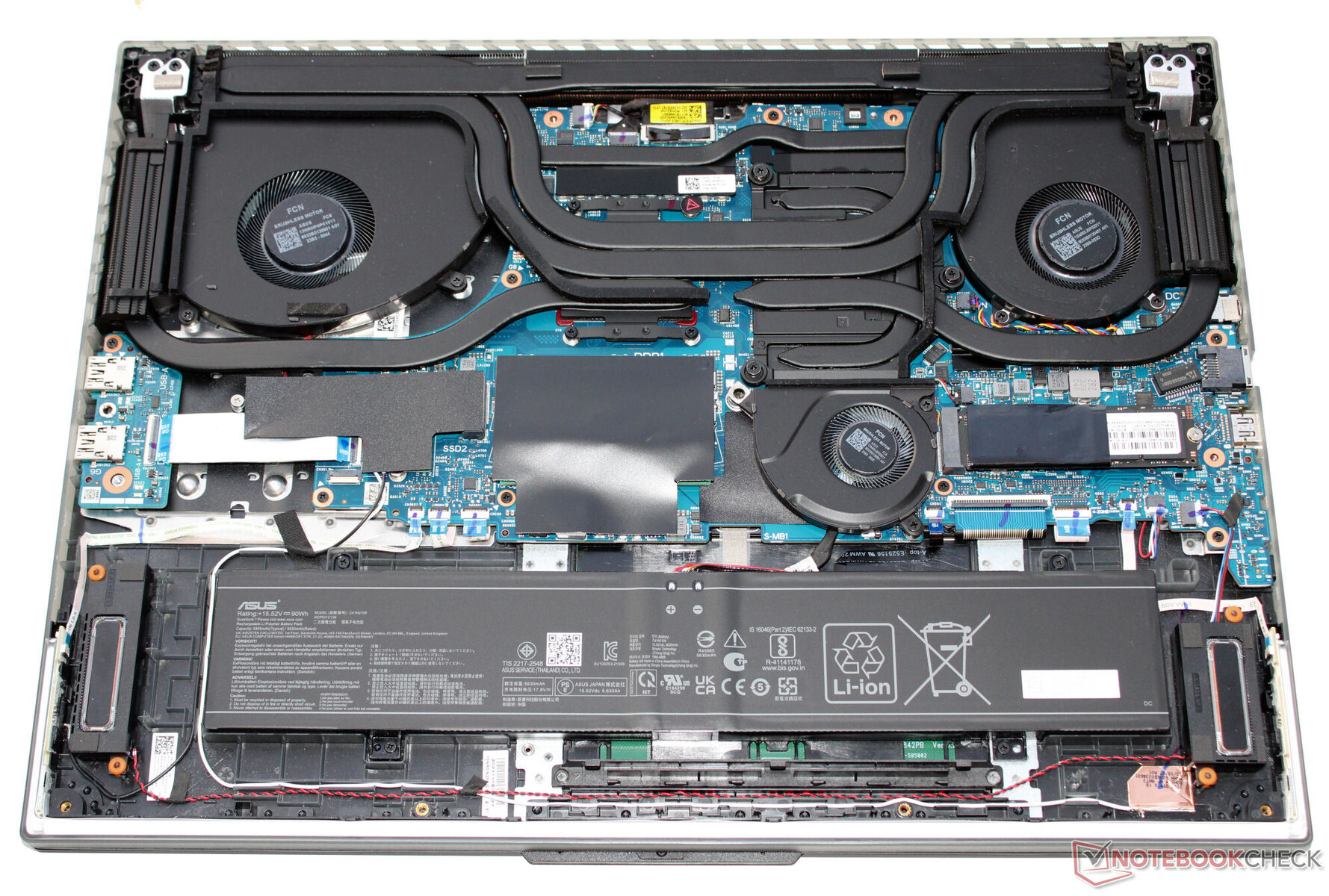 华硕 ROG Strix Scar 18 (2024) 评测：配备 RTX 4090 和迷你 LED 面板的游戏笔记本电脑 ...