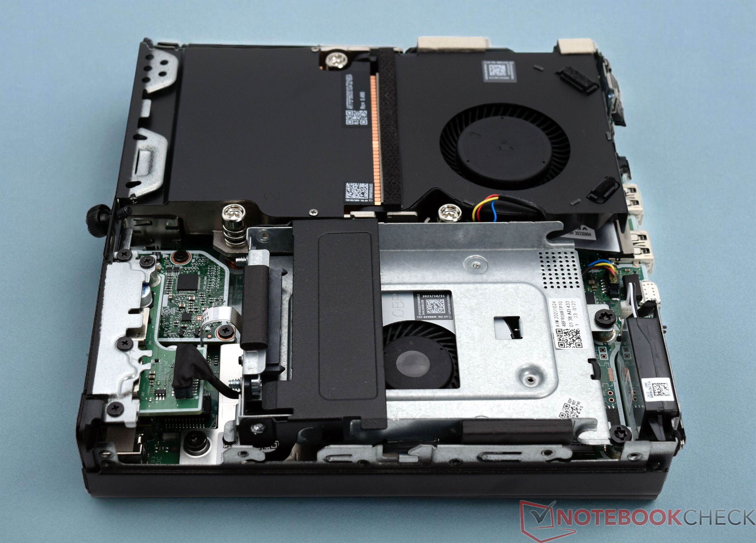 惠普 Elite Mini 800 G9 迷你 PC 评测 - 配备英特尔酷睿 i5-13500、16 GB DDR5 内存和静音冷却系统的 ...