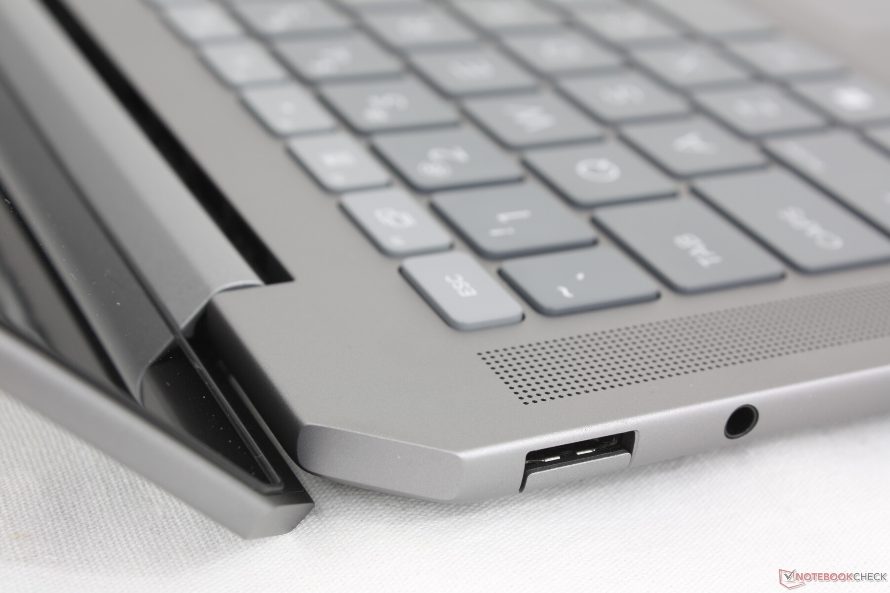 Ryzen AI 9 HX 375 性能首次亮相：惠普 OmniBook Ultra 14 笔记本电脑评测 - Notebookcheck