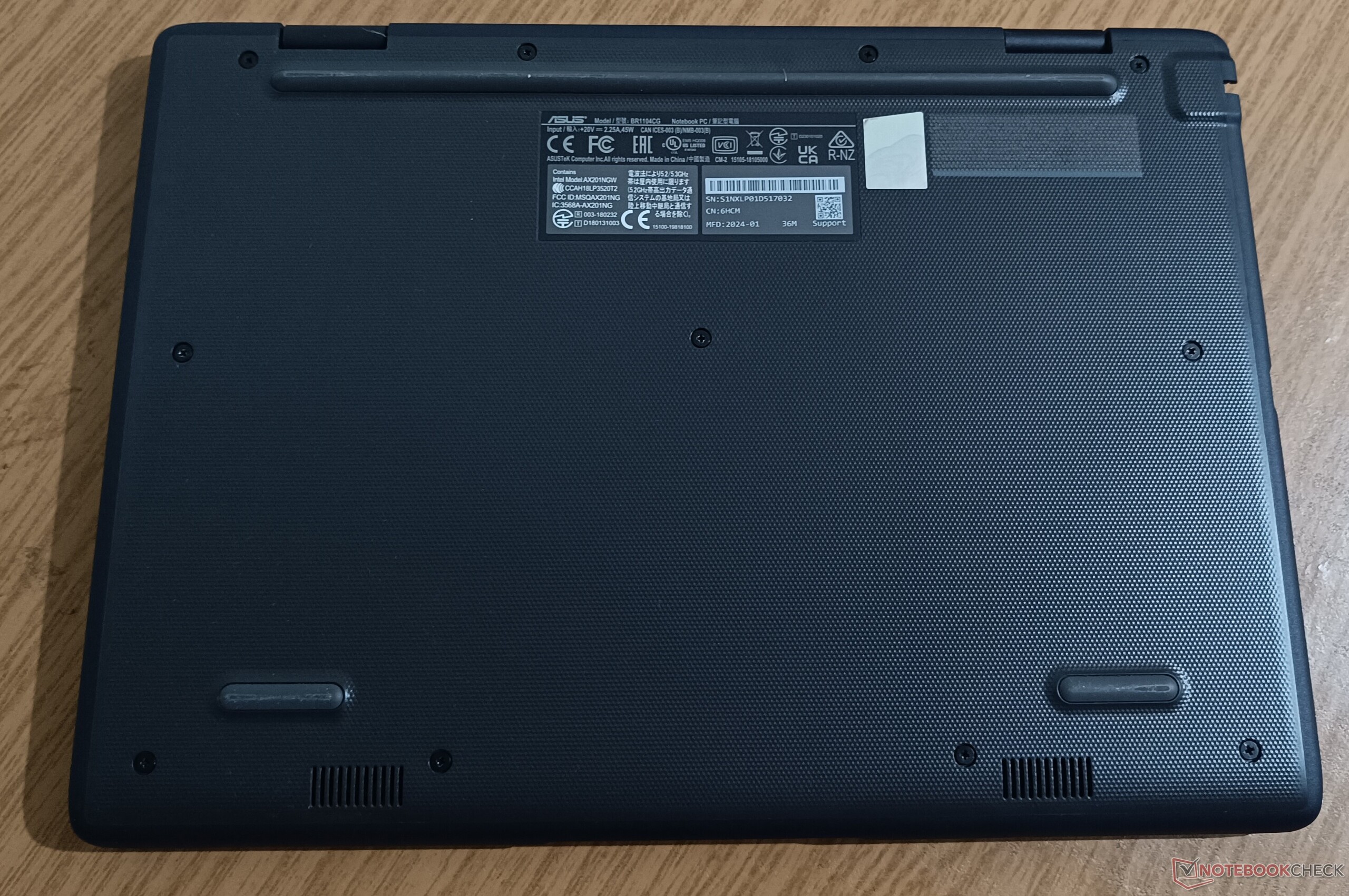 华硕 ExpertBook BR1104CGA 评测：静音教育笔记本电脑，英特尔 N100 带来超长电池续航时间 - Notebookcheck