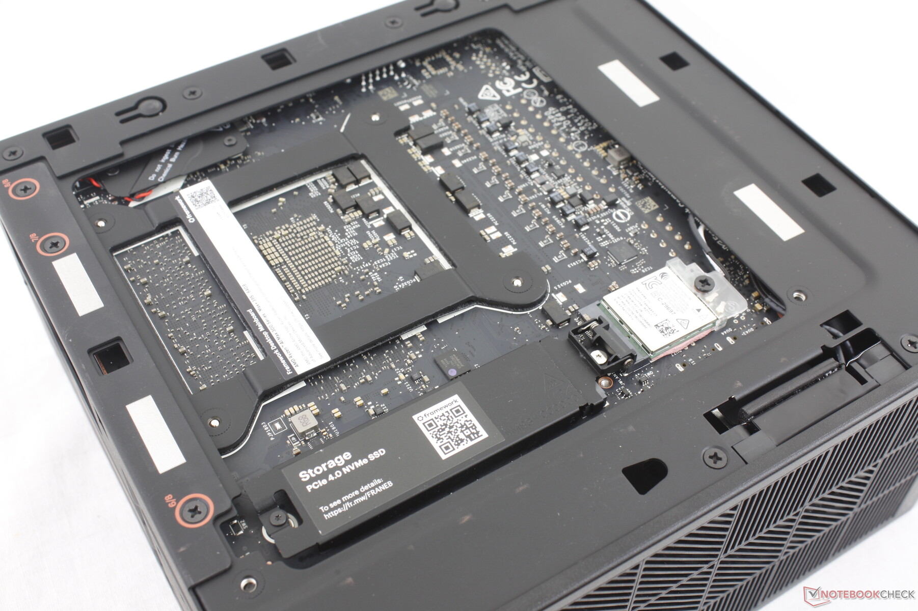 Framework Desktop 评测：迷你 ITX 机身包裹的迷你 PC - Notebookcheck