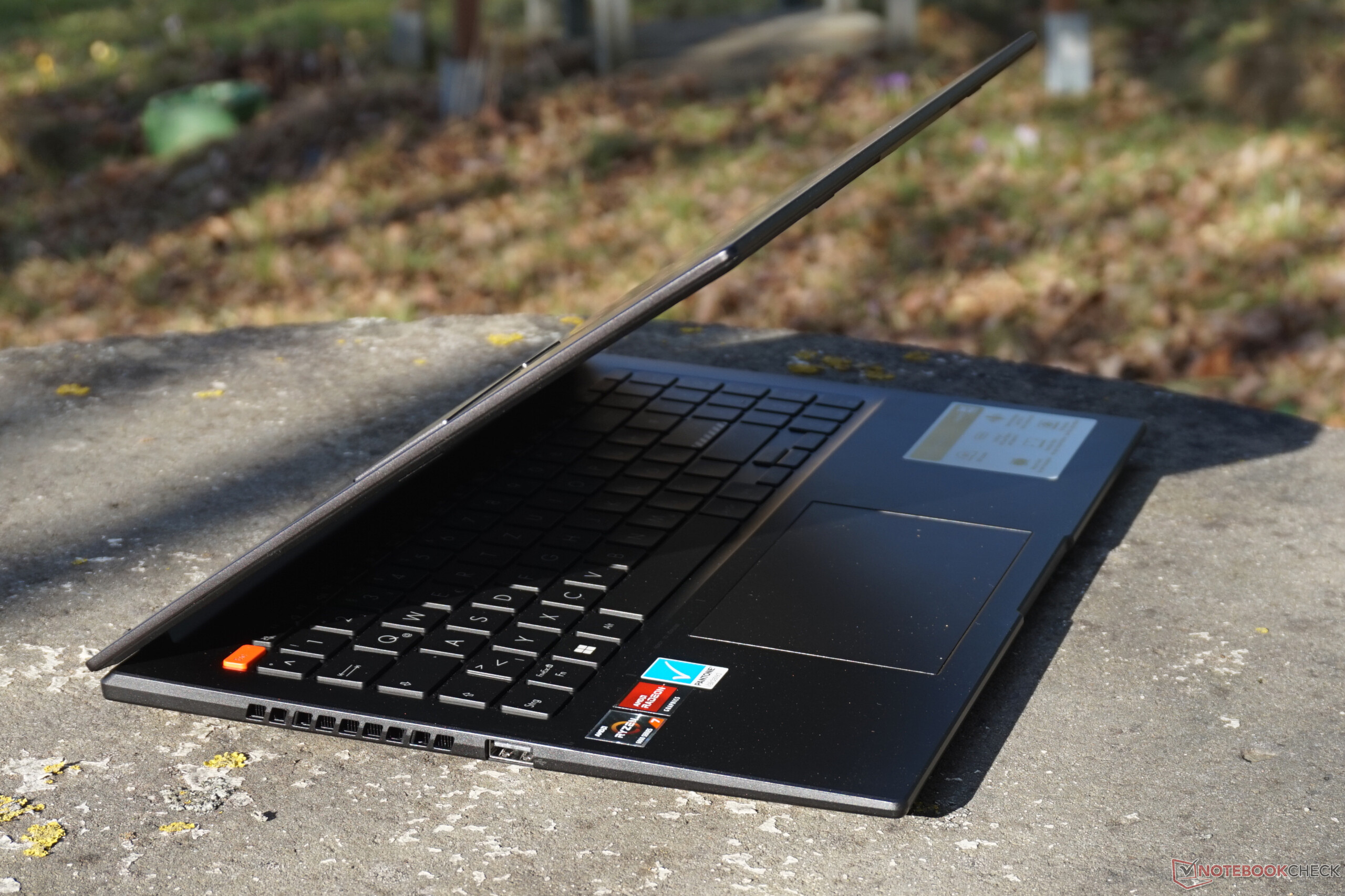 华硕VivoBook S15笔记本评测：iGPU提供性能提升 - Notebookcheck